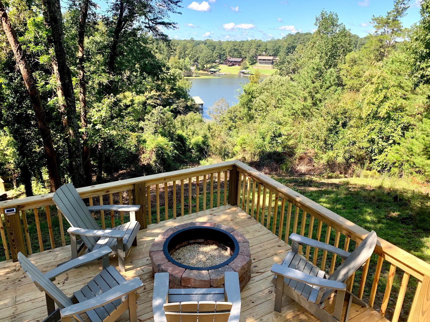 Blue Haven Lake House | Bama Bed and Breakfast