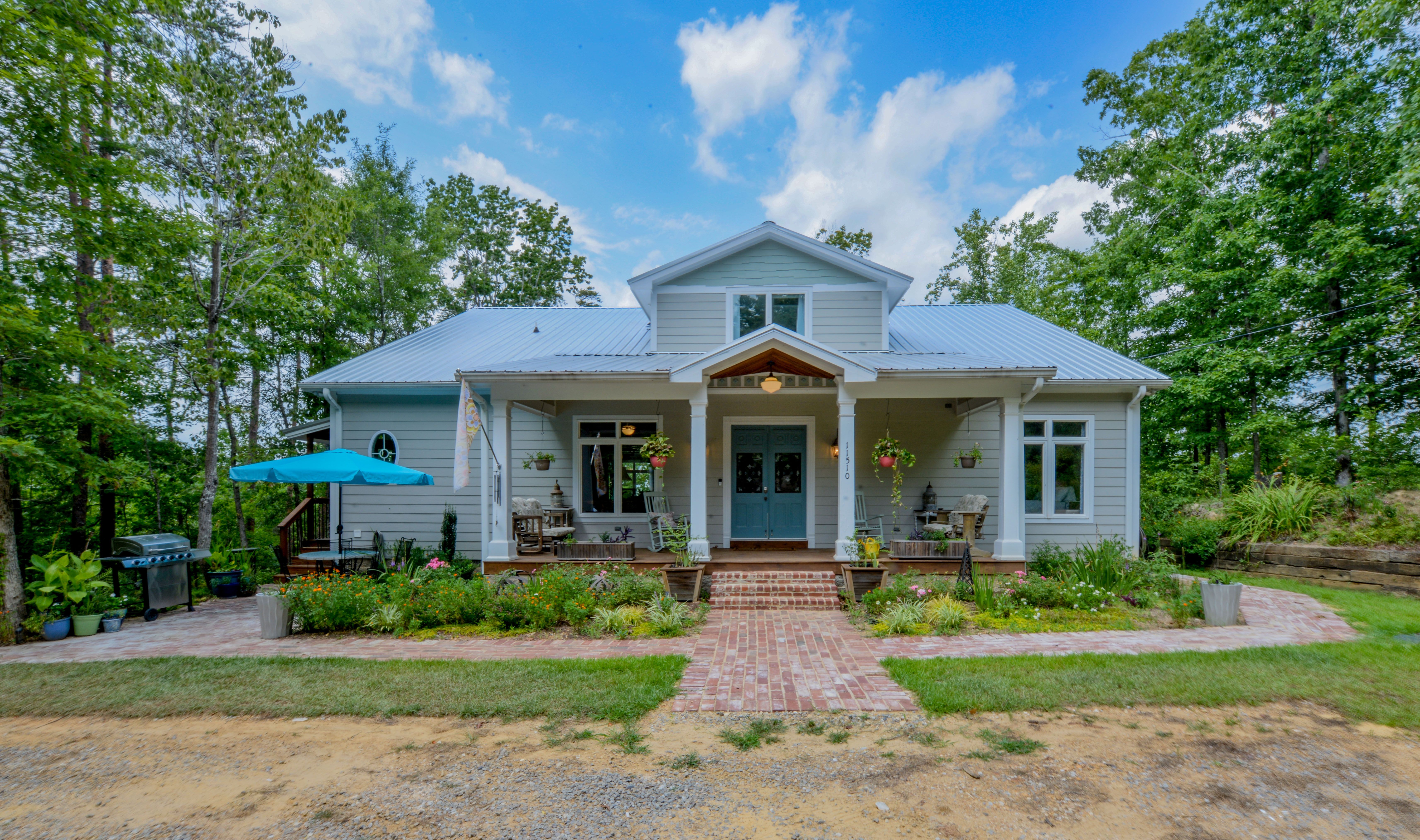 Firefly Lake House | Bama Bed and Breakfast