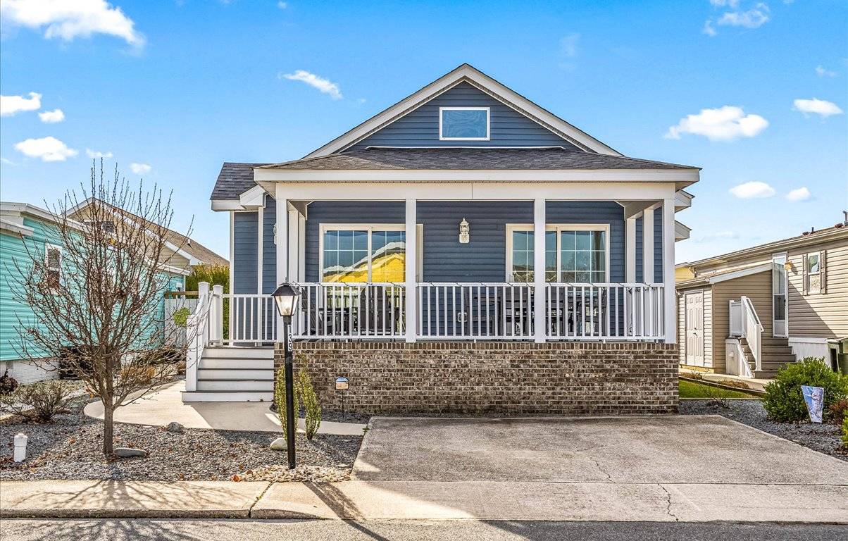 Clamshell House | Benchmark Property Services