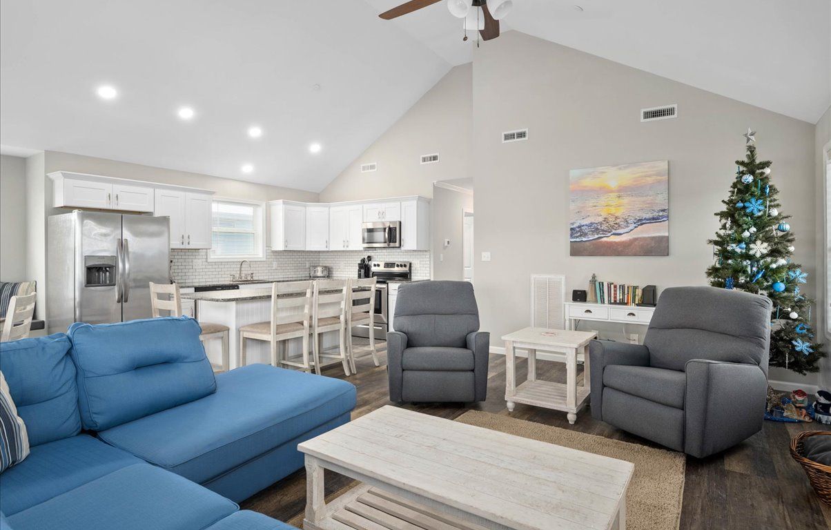 Clamshell House | Benchmark Property Services