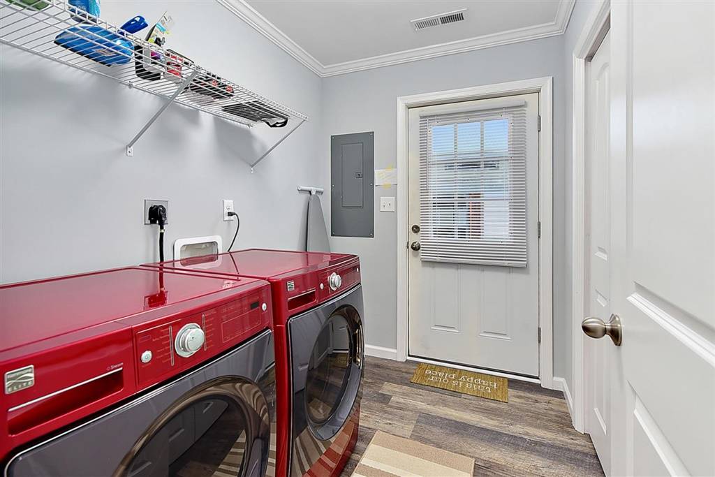 Clamshell House | Benchmark Property Services