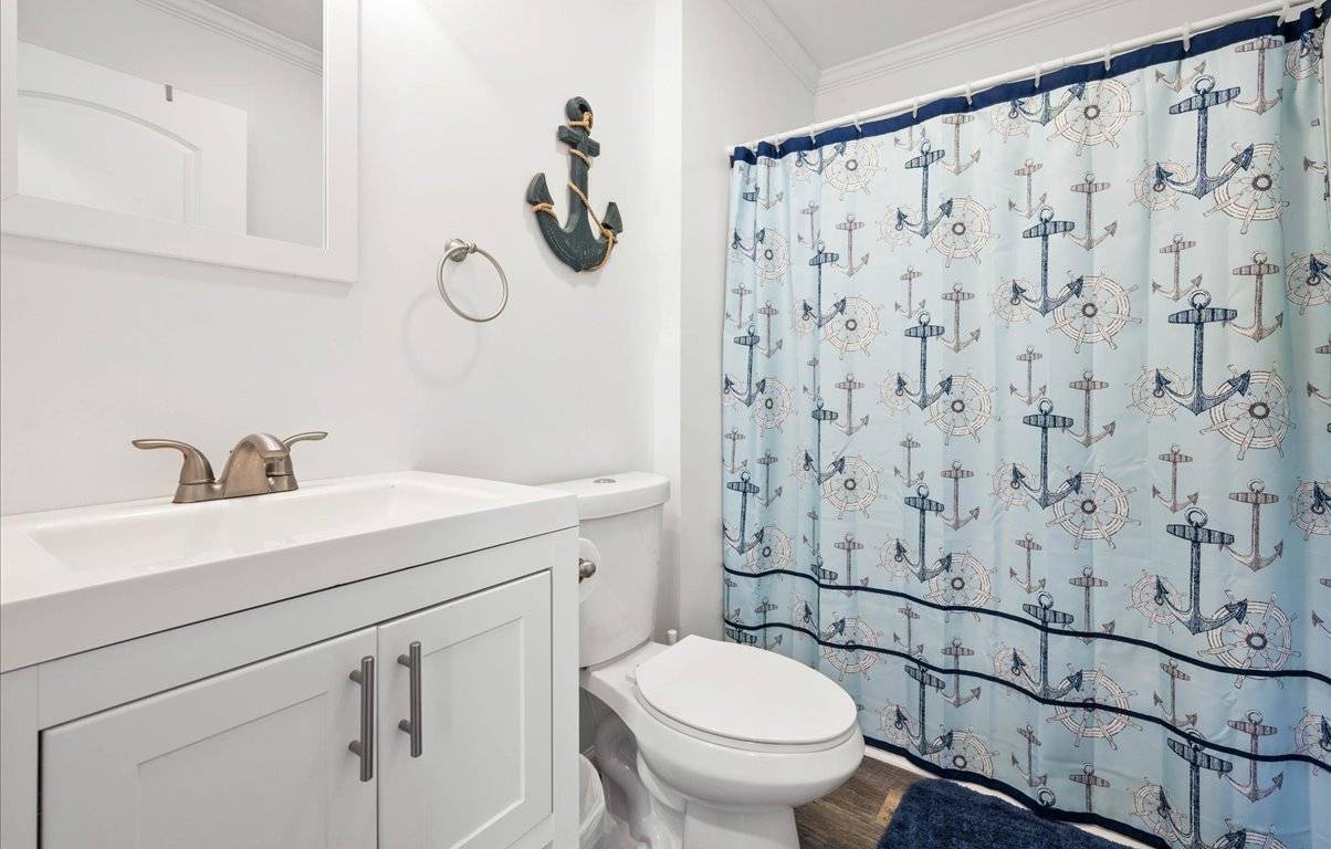 Clamshell House | Benchmark Property Services