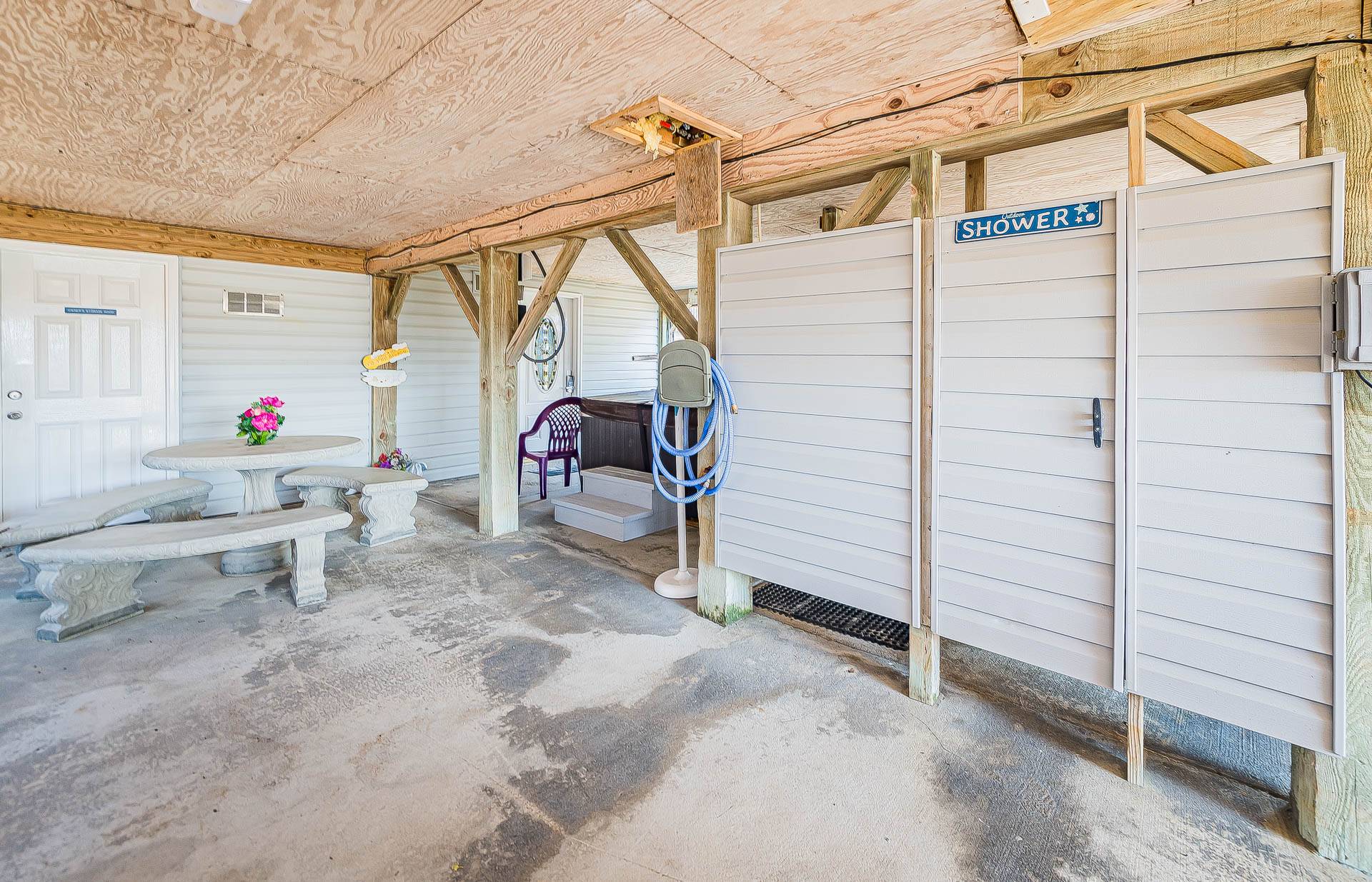 Book Coleman's Beach Front Inn | Oceanfront OBX Vacation Rental