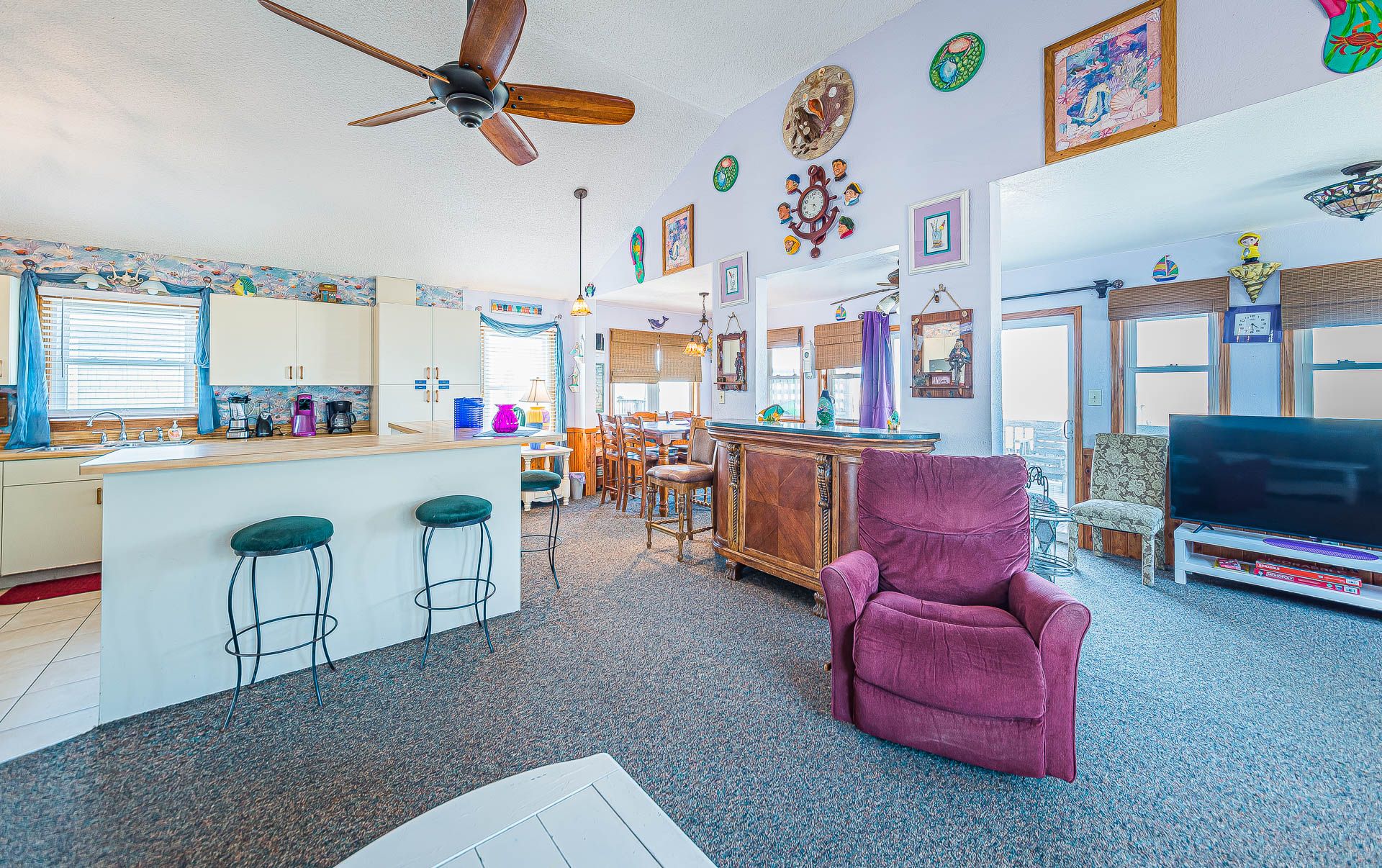 Book Coleman's Beach Front Inn | Oceanfront OBX Vacation Rental