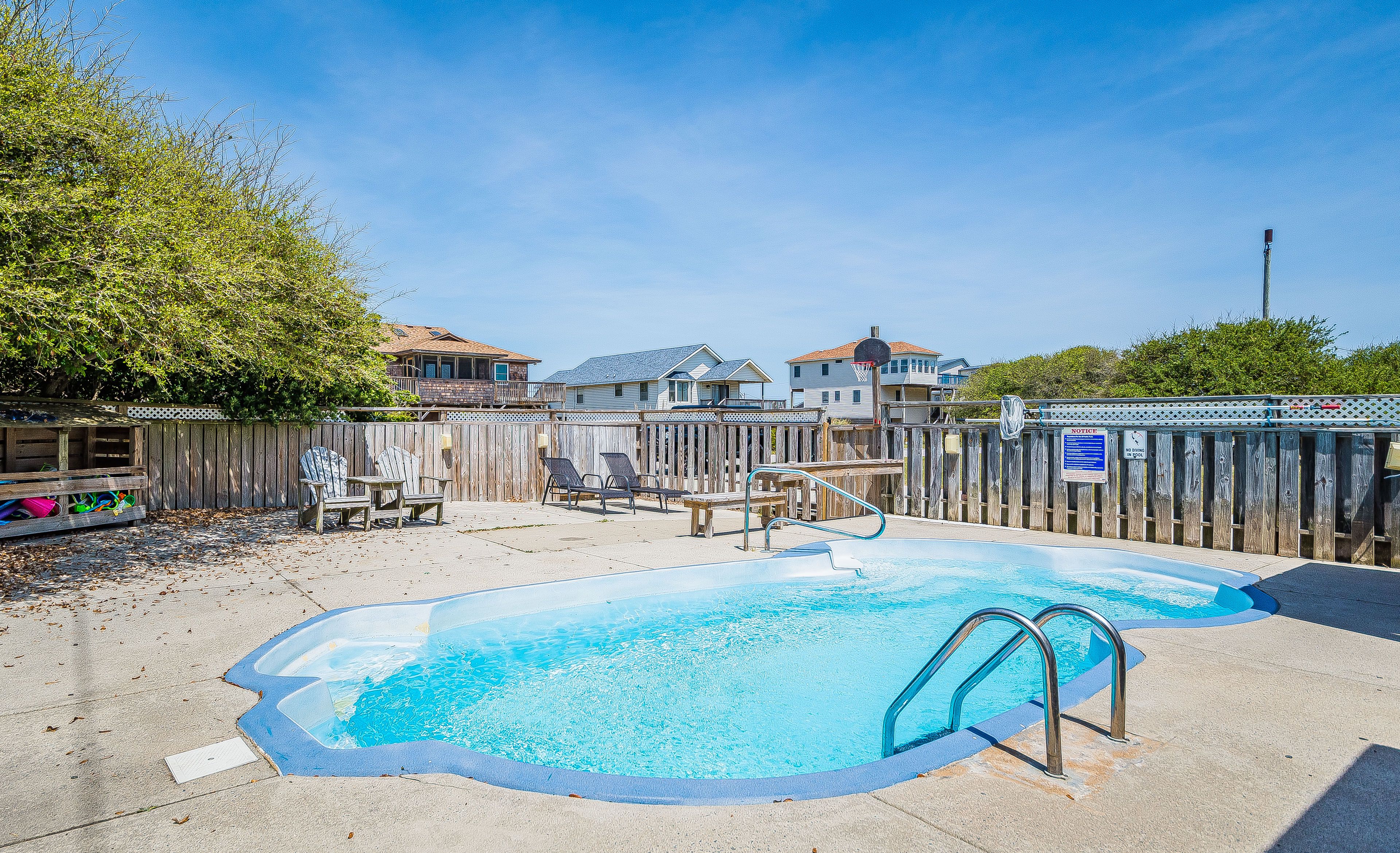 Book Roundabout Resort | Oceanside OBX Vacation Rental
