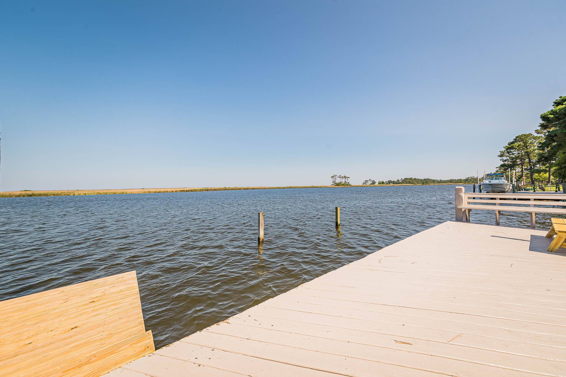 Book Fish & Ships | Soundfront OBX Vacation Rental