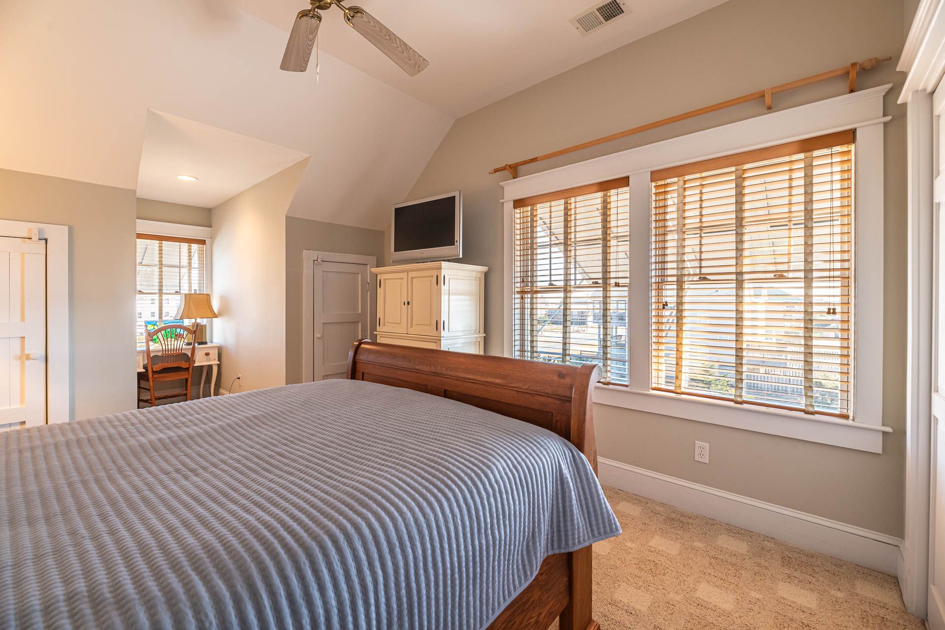 Book A Pirates Hideout | Semi-Oceanfront OBX Vacation Rental