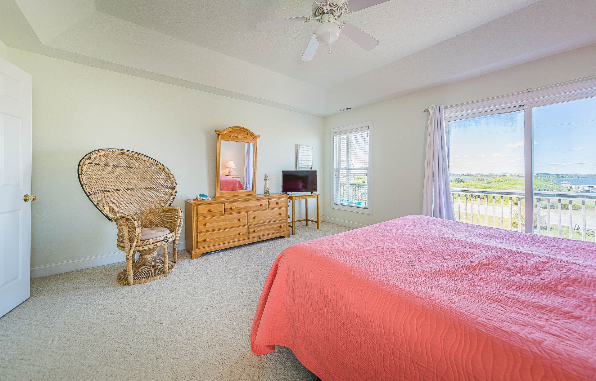 Book Shell Town | Oceanside OBX Vacation Rental