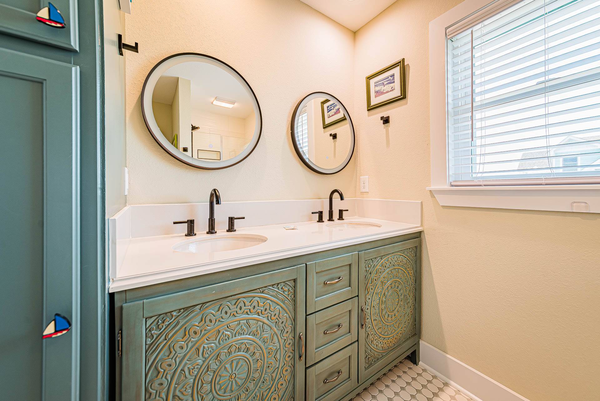 Book Milo's Waves | Oceanside OBX Vacation Rental