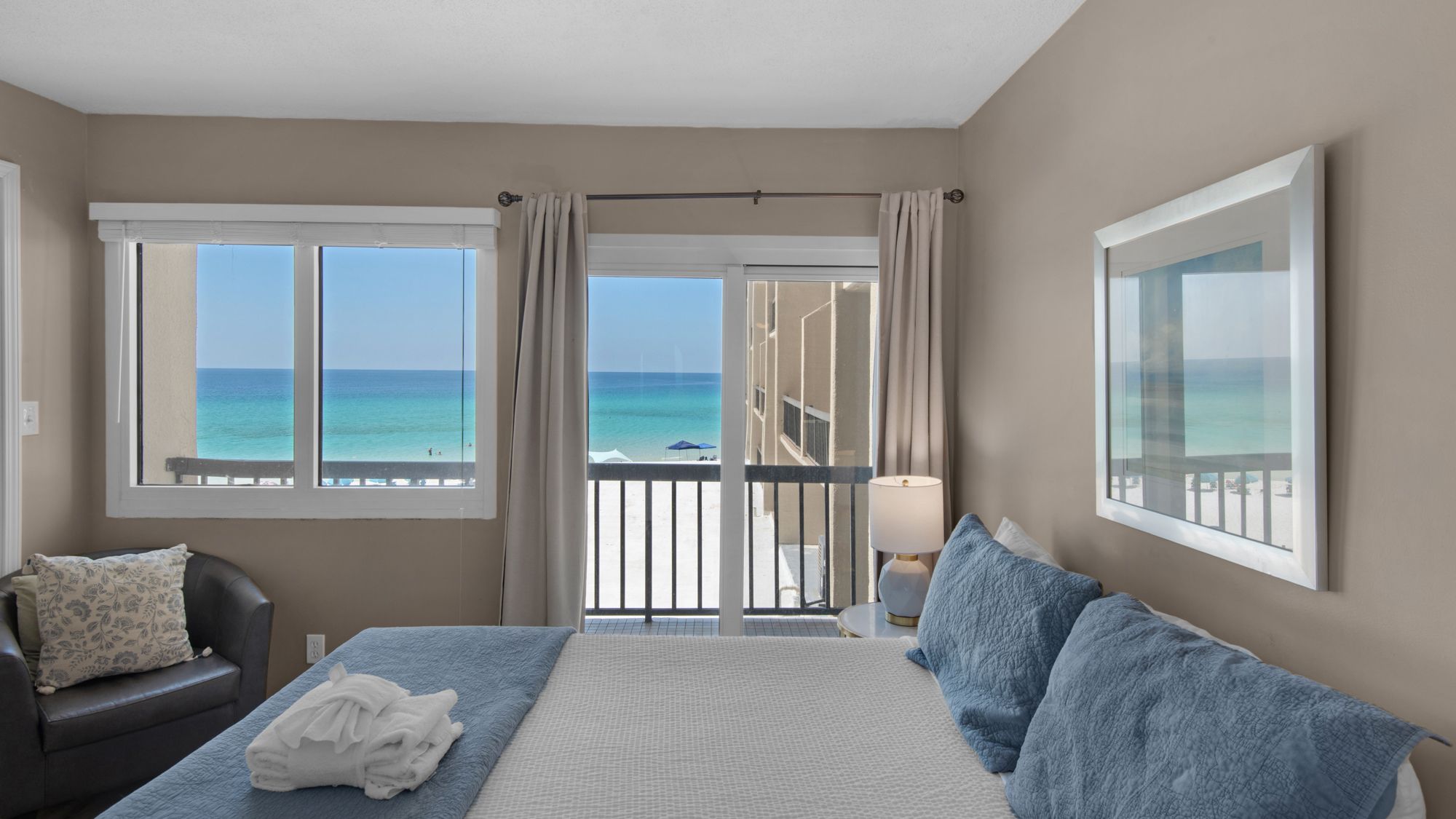 Pinnacle Port A113 | Benchmark Management Vacation Rental