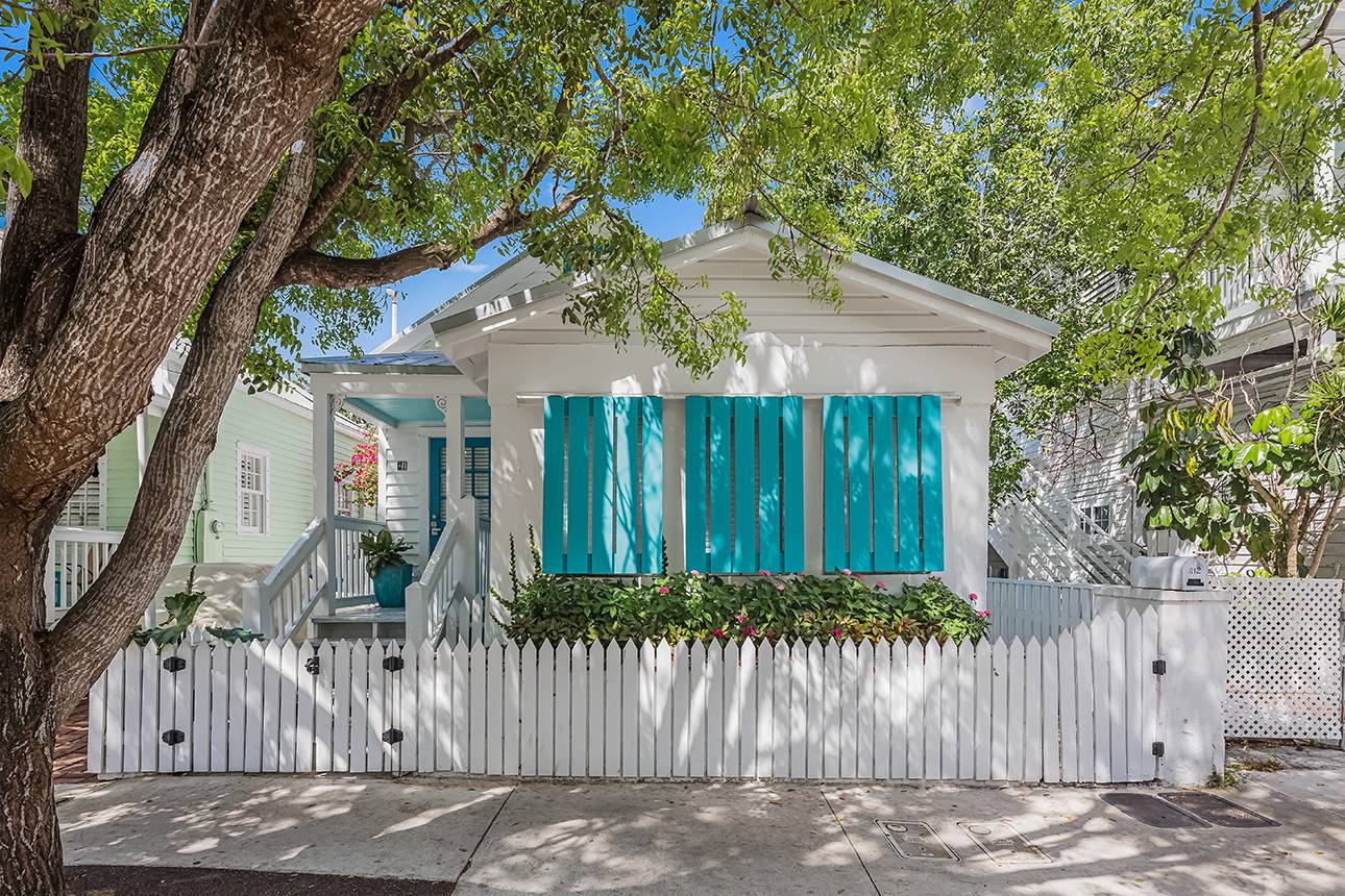 TIDES ON SIMONTON ~ Easy Life! | Best of Key West Rentals