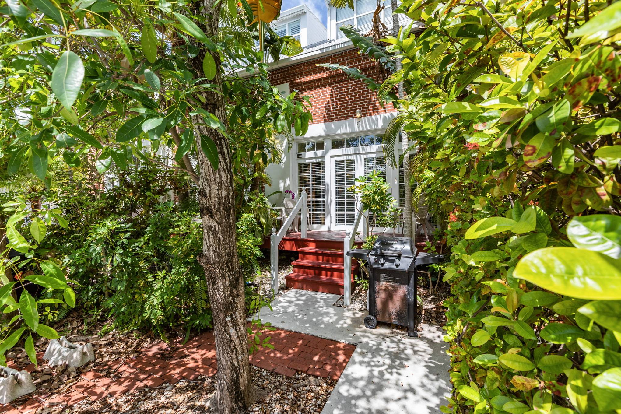 TROPICAL FRONT ~ Top Notch! | Best of Key West Rentals