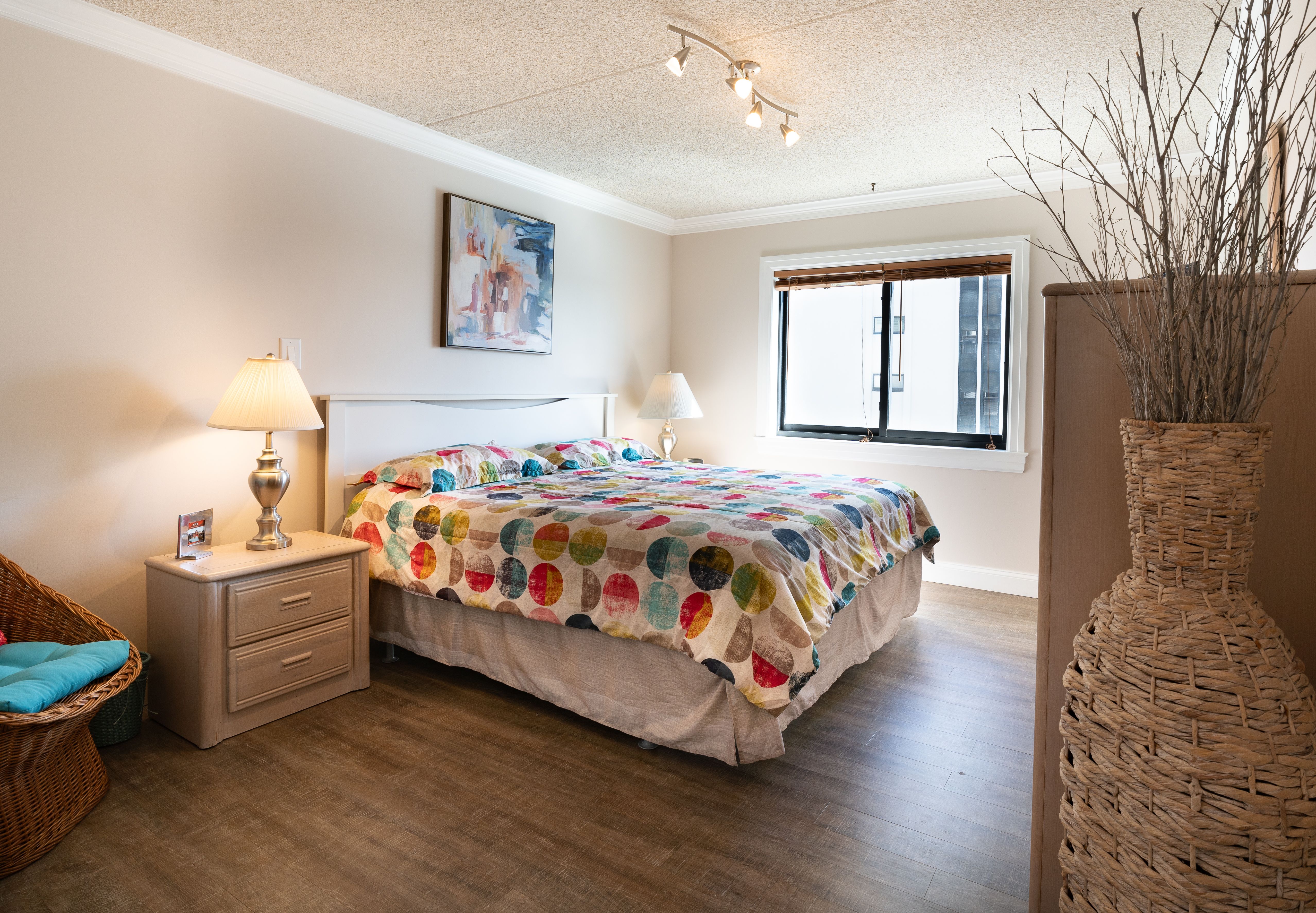 Camelot 204 B | Century 21 New Horizon