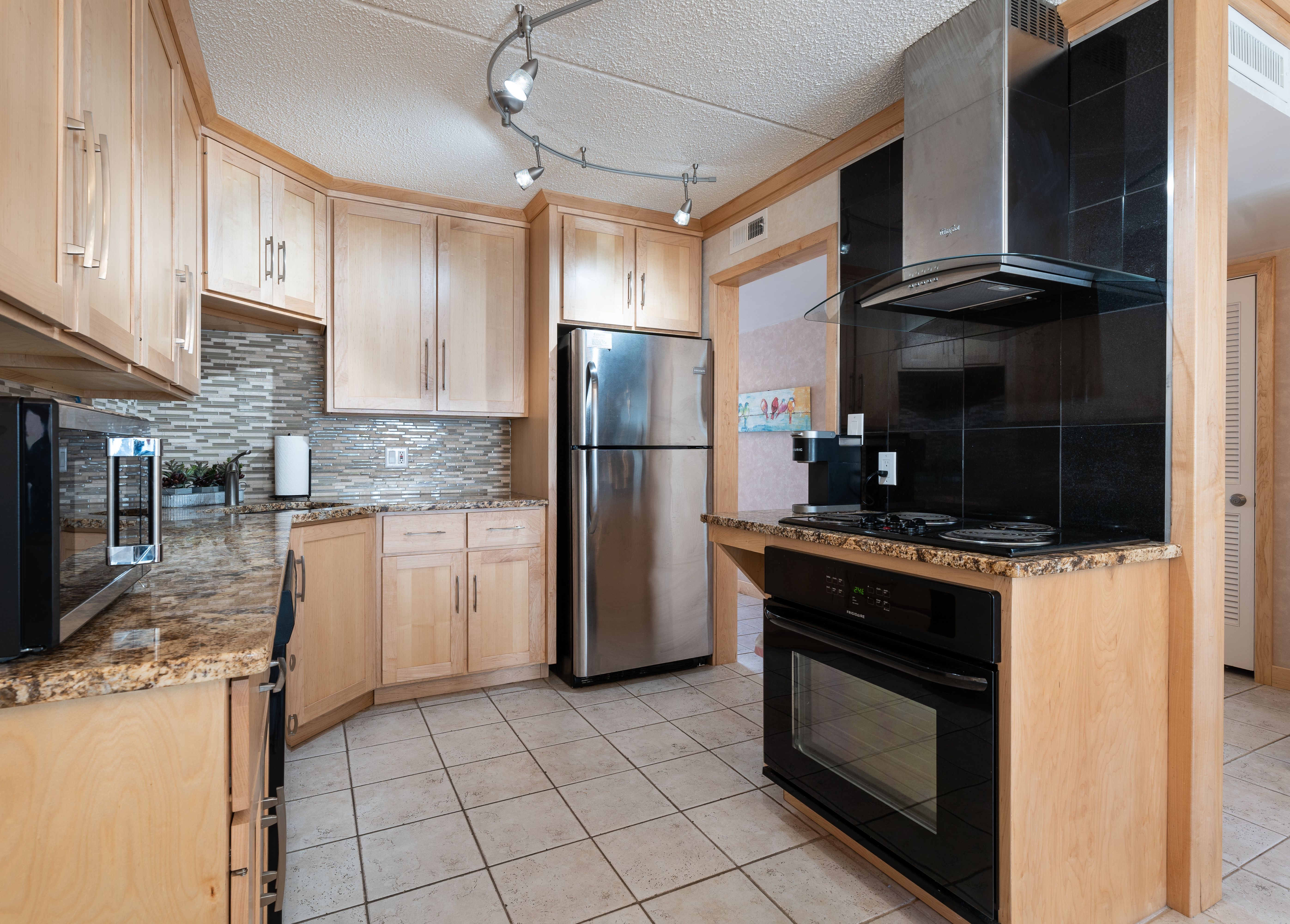 Camelot 204 B | Century 21 New Horizon