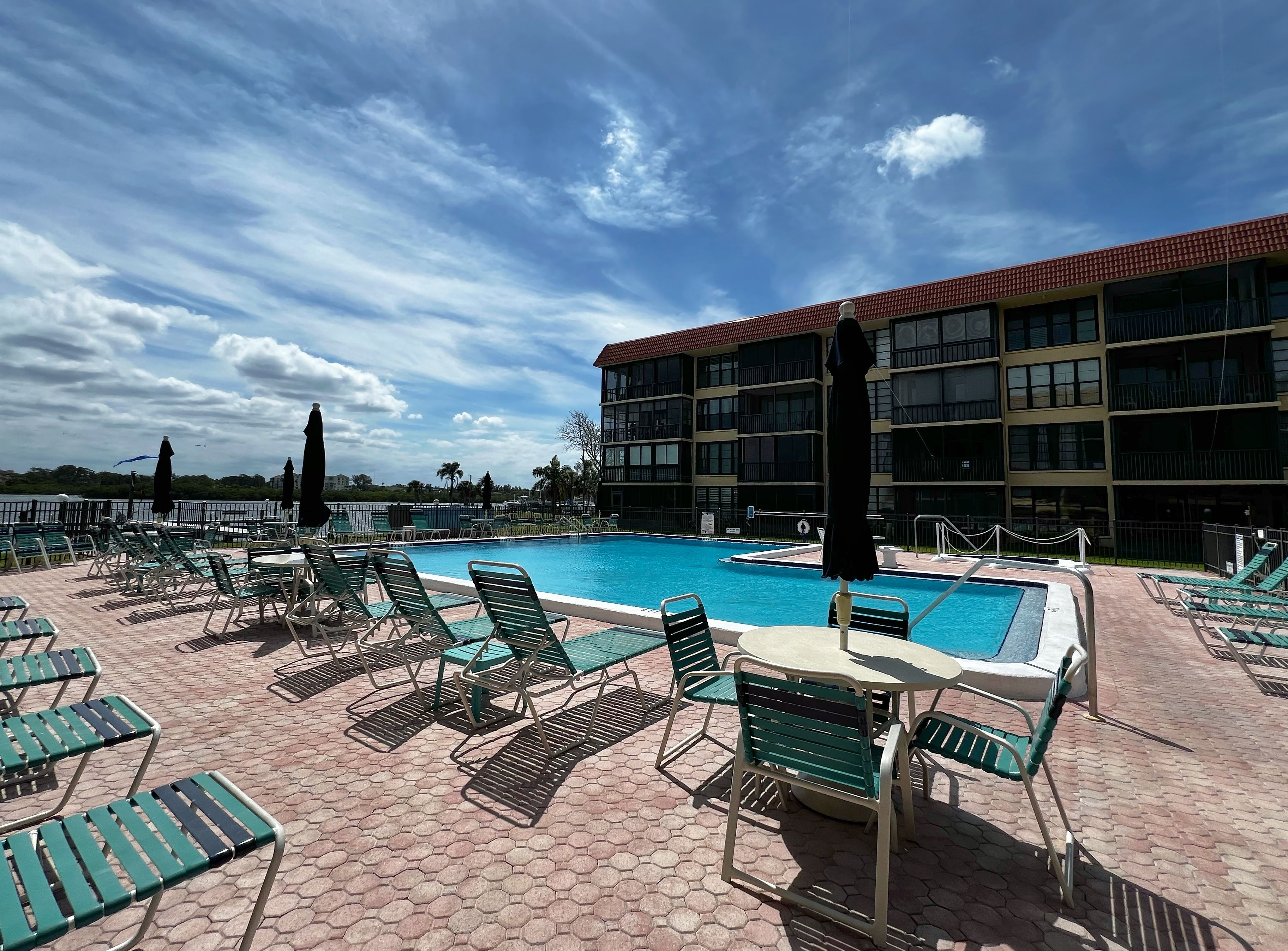 Bay Mariner 207 | Long Key Vacation Rentals