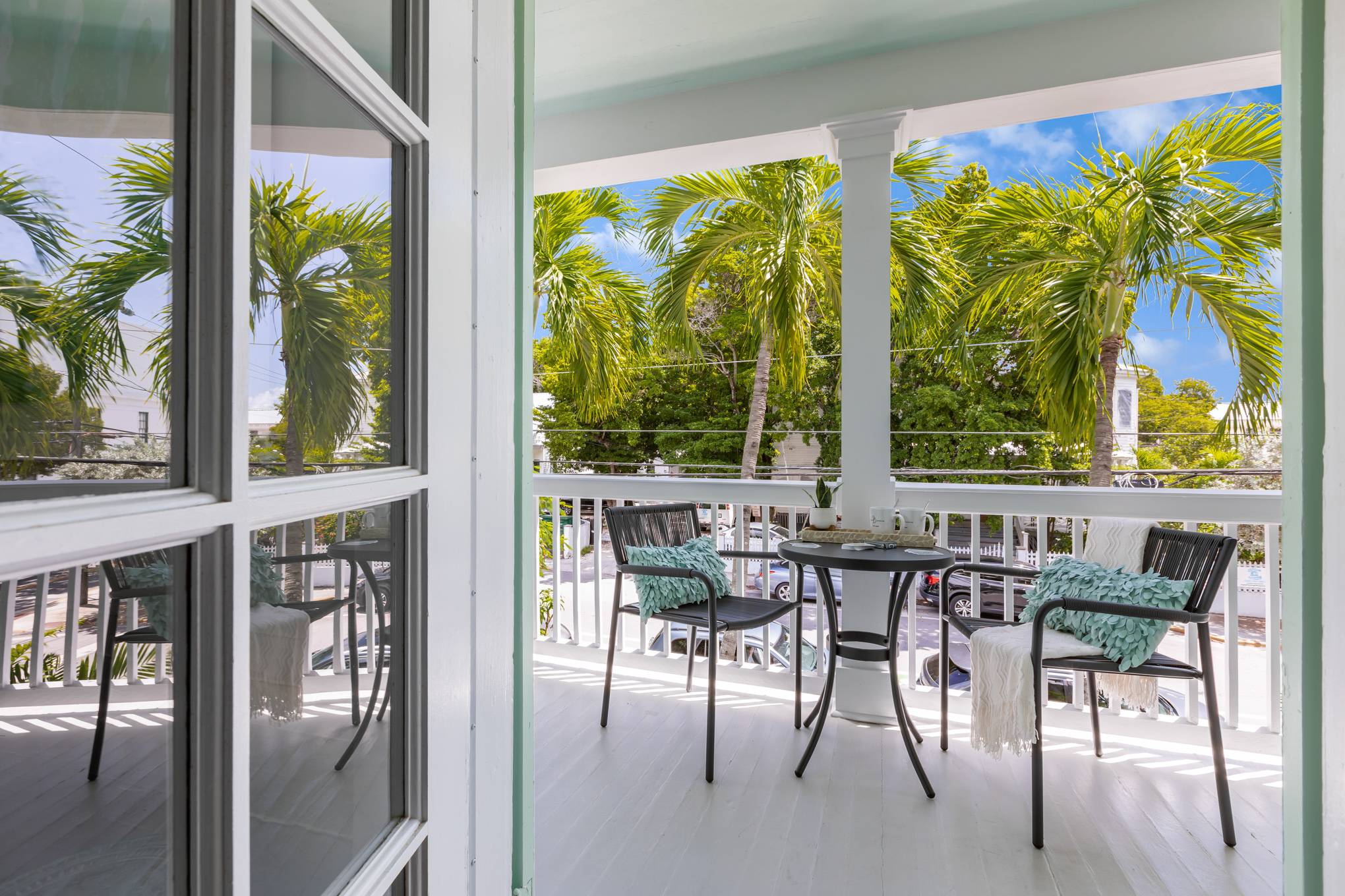 HONEY @ Scarlet Mango Inn Key West | Dwell Key West