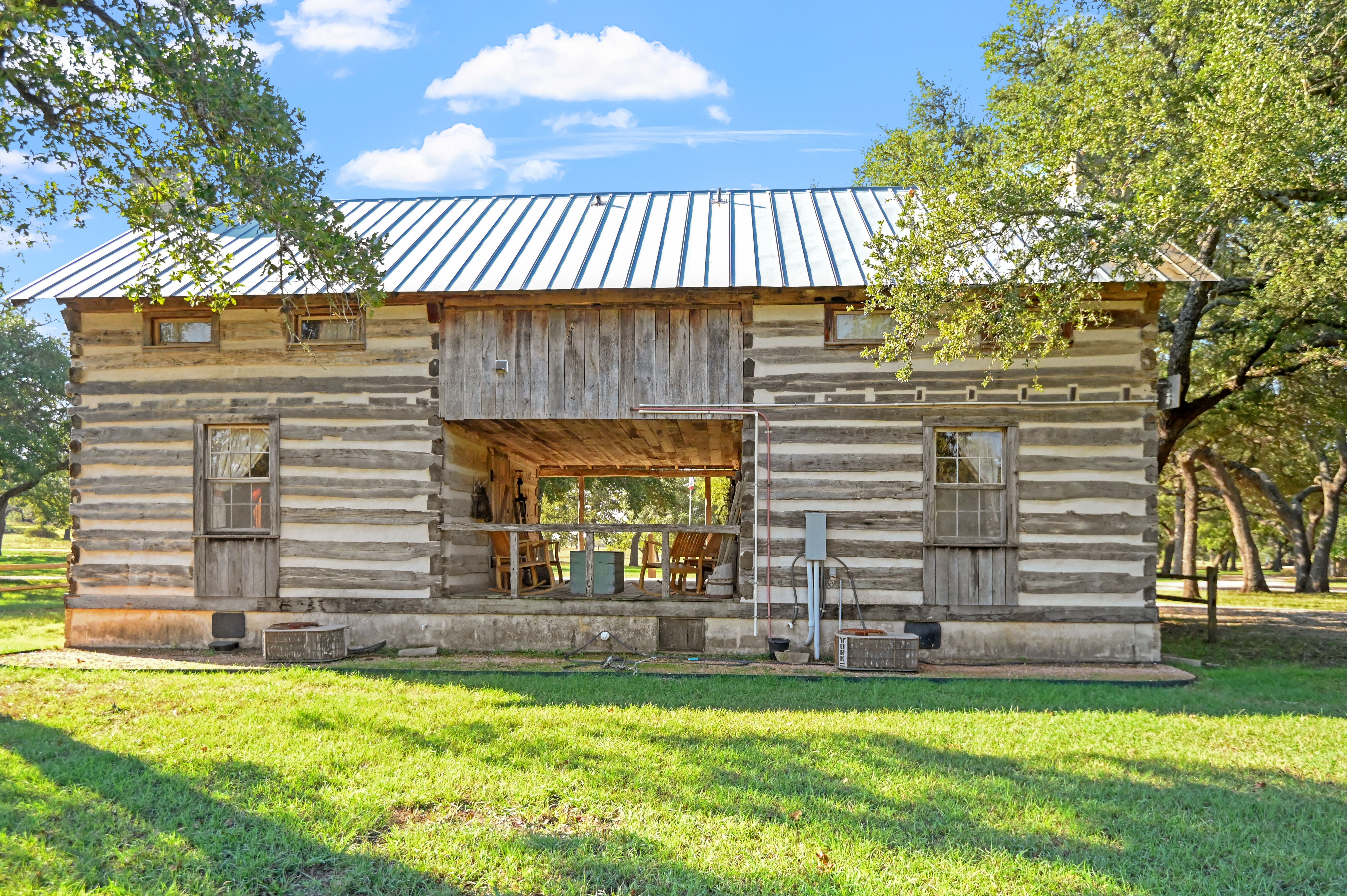 AB Butler- Both Suites | Fredericksburg Stays