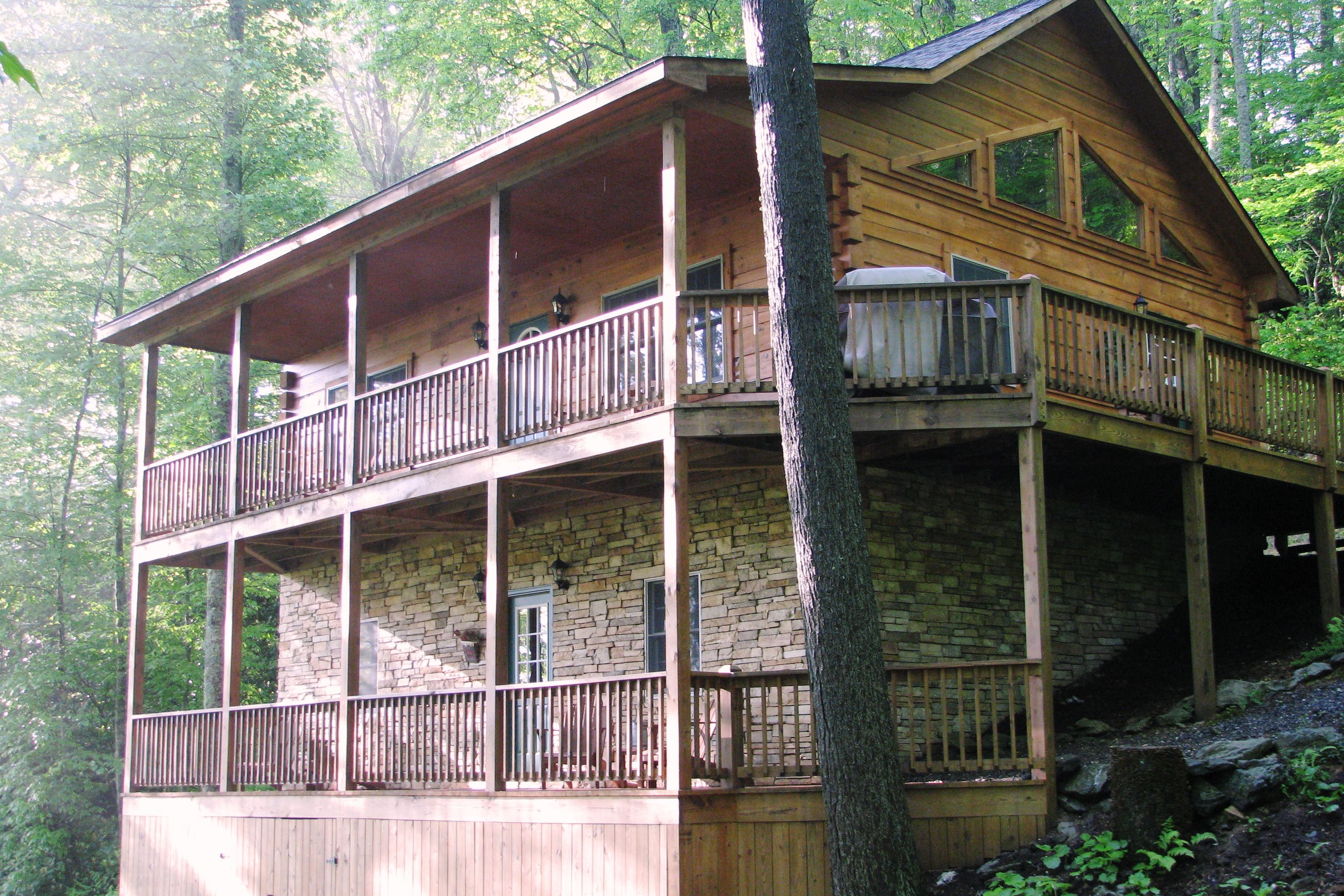 Arbor Den Log Cabin | Jenkins Rentals