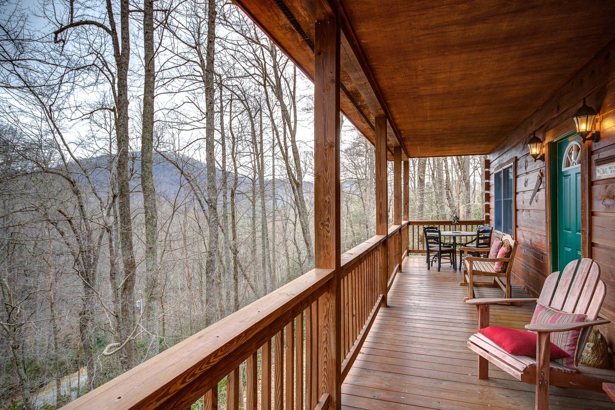 Arbor Den Log Cabin | Jenkins Rentals