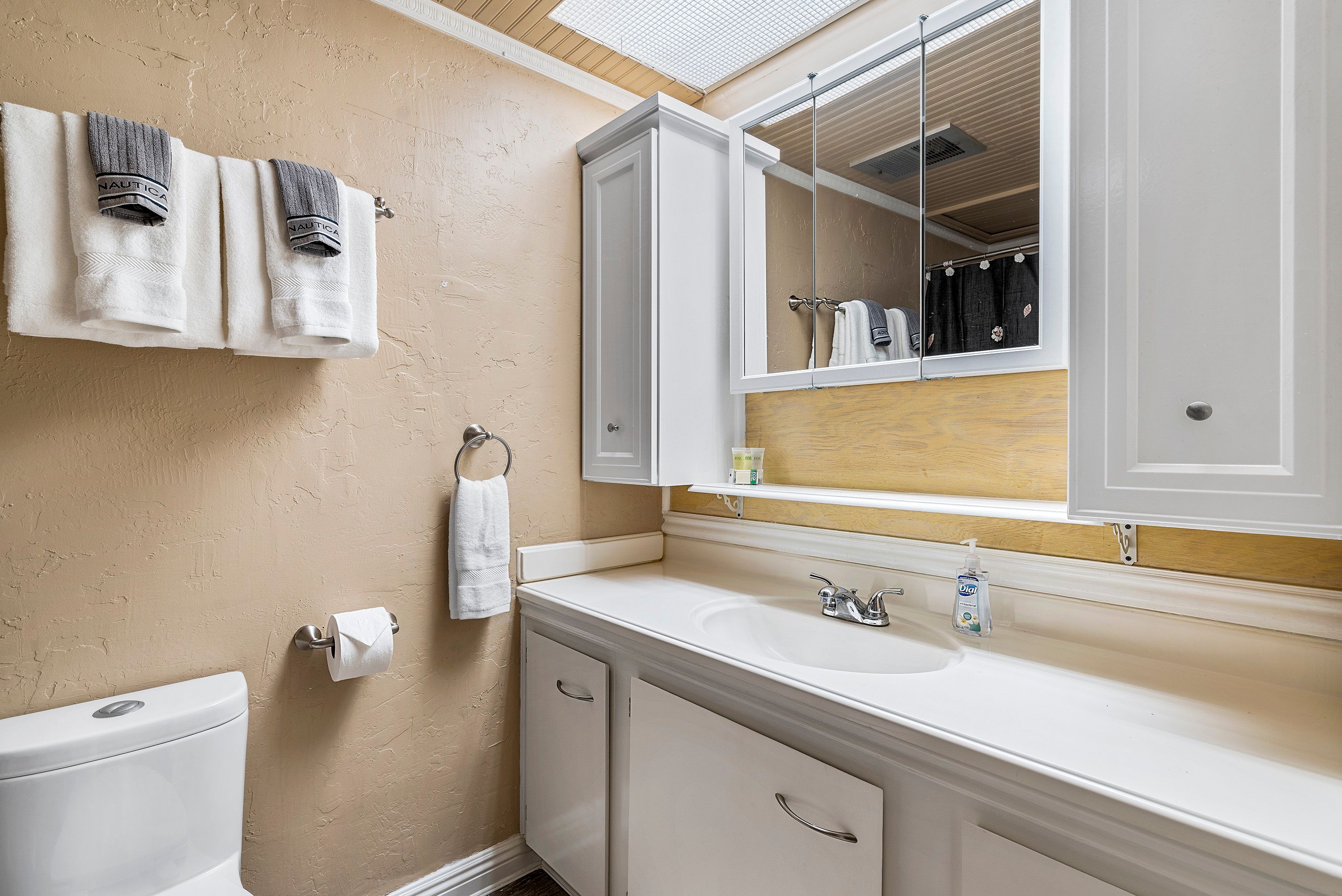 Kalani Kai#104 | Knutson & Associates