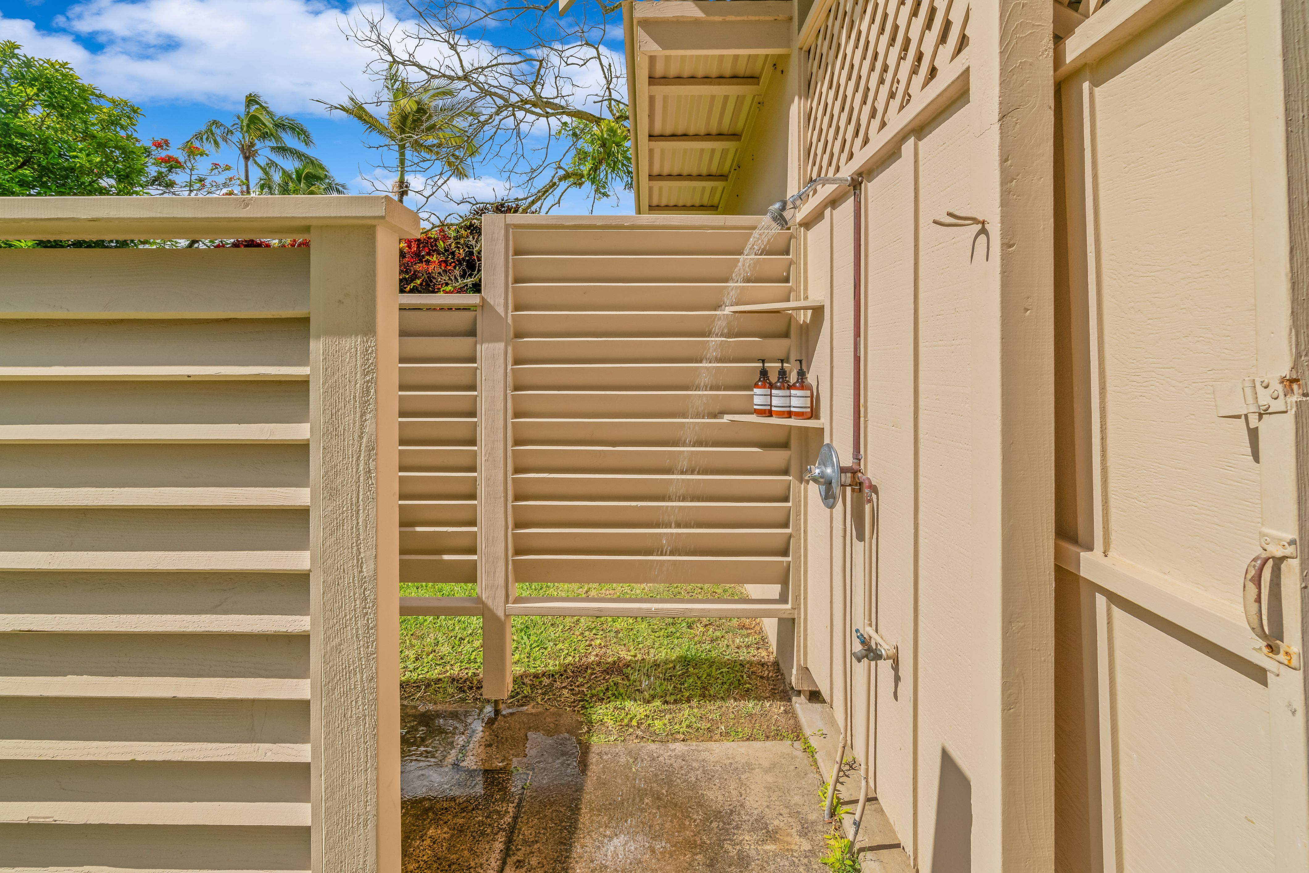 Plantation Cottage | Na Pali Properties, Inc.