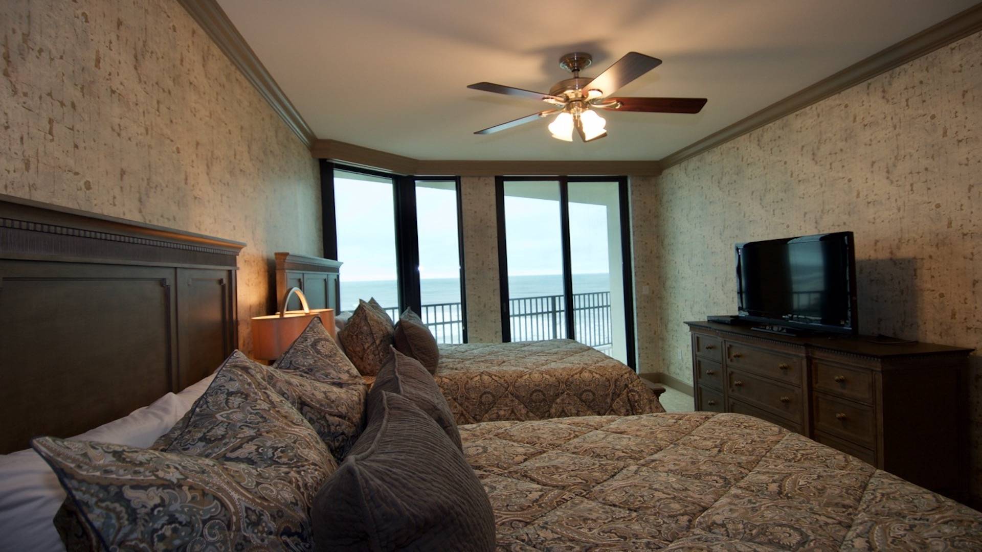 Phoenix IX 1008 | Phoenix Rentals Vacation Properties