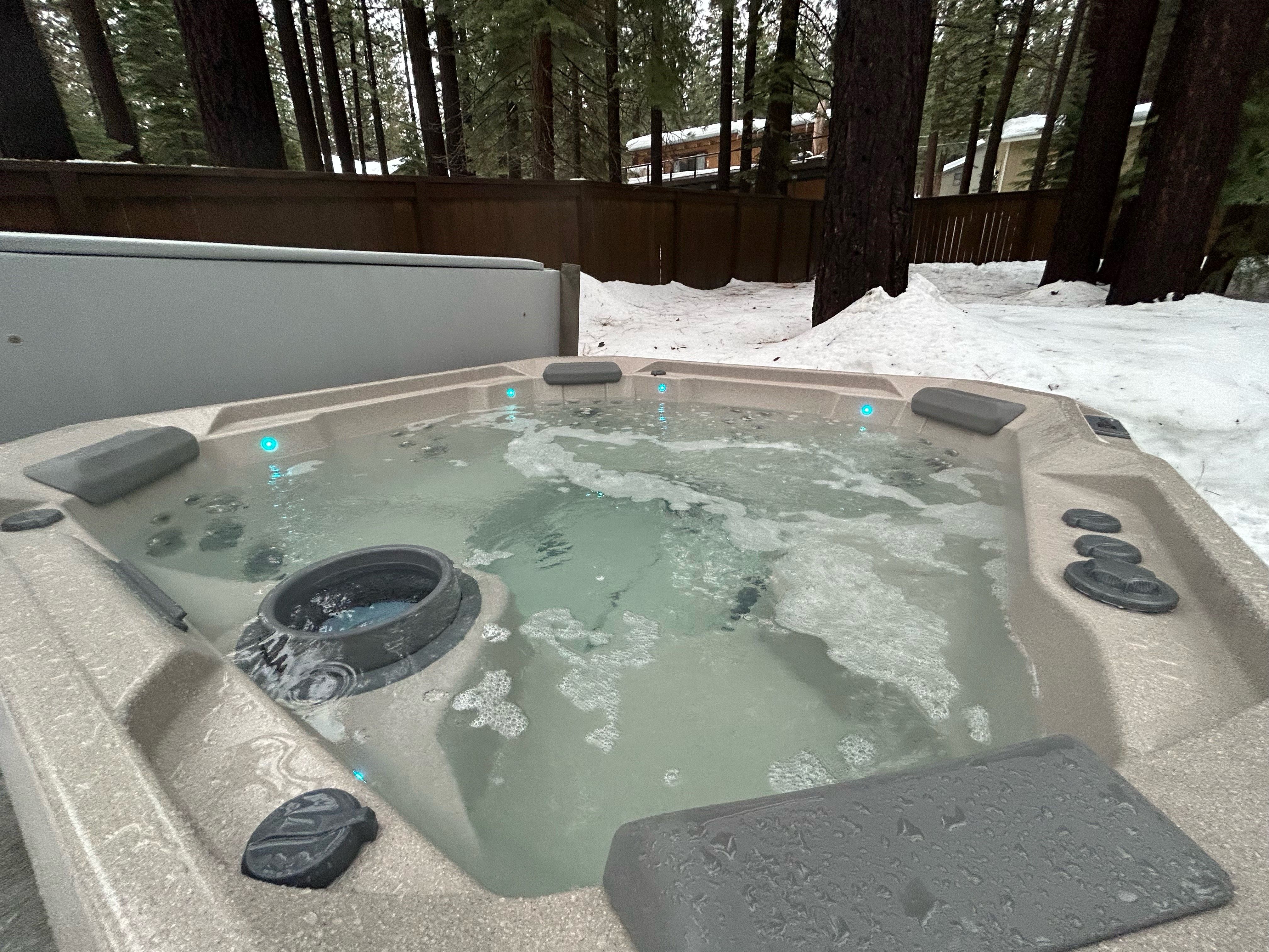 Tranquility in the Trees - Hot Tub, Projection TV Theater | RnR ...