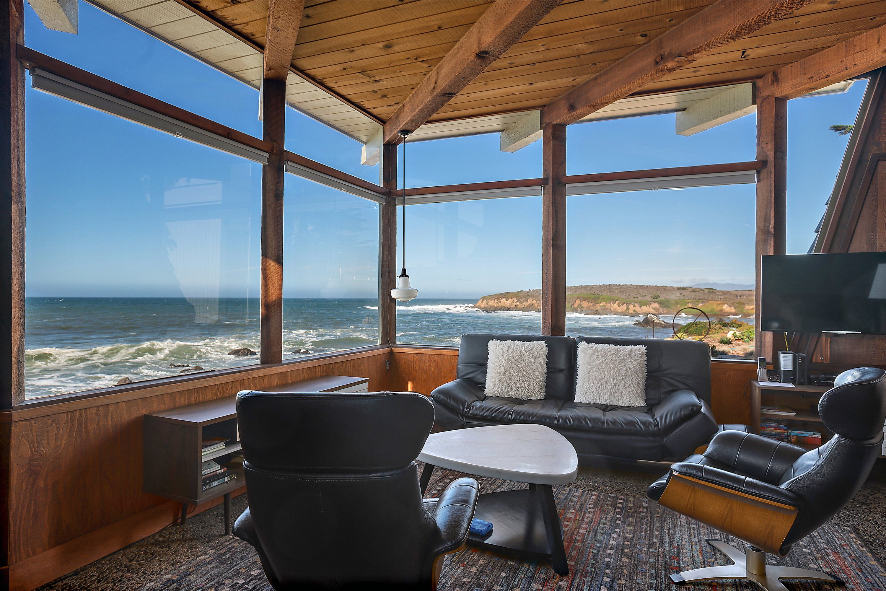 Oceanfront Cottage | Scenic Coast Property Management