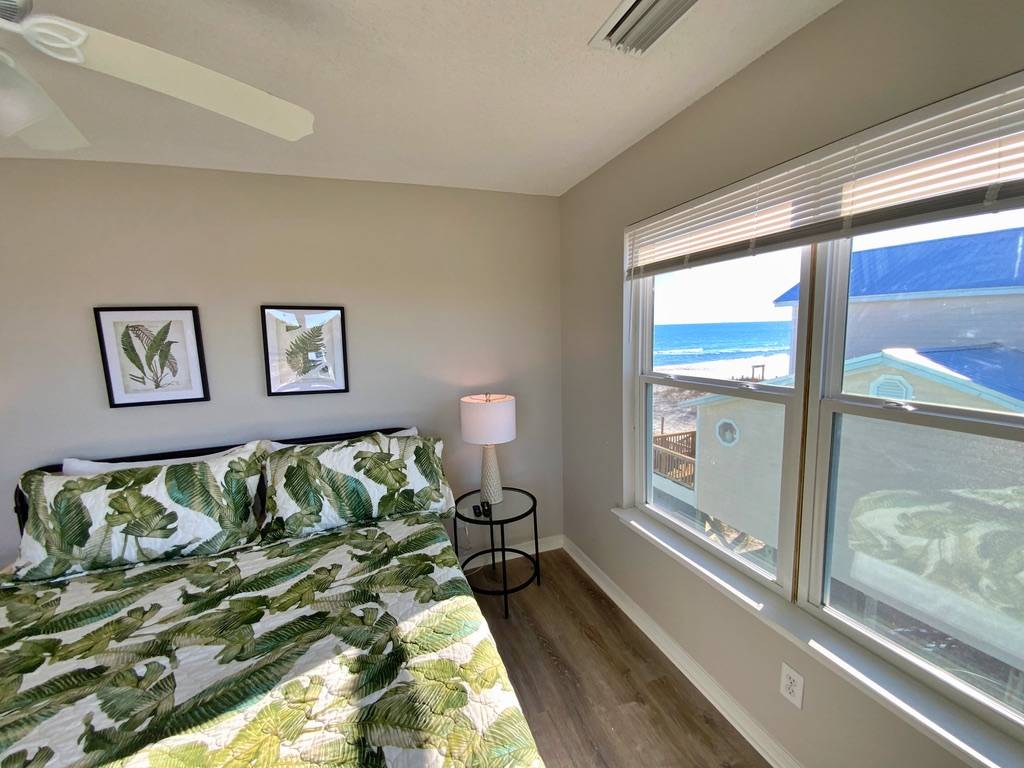 The Commodore West | Coastal View Vacations