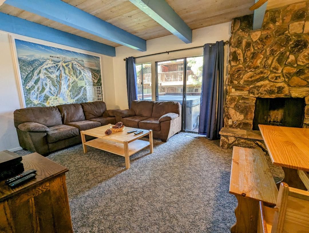 Snow Summit Townhouse with Spa Unit 70 | Snow Summit Escape