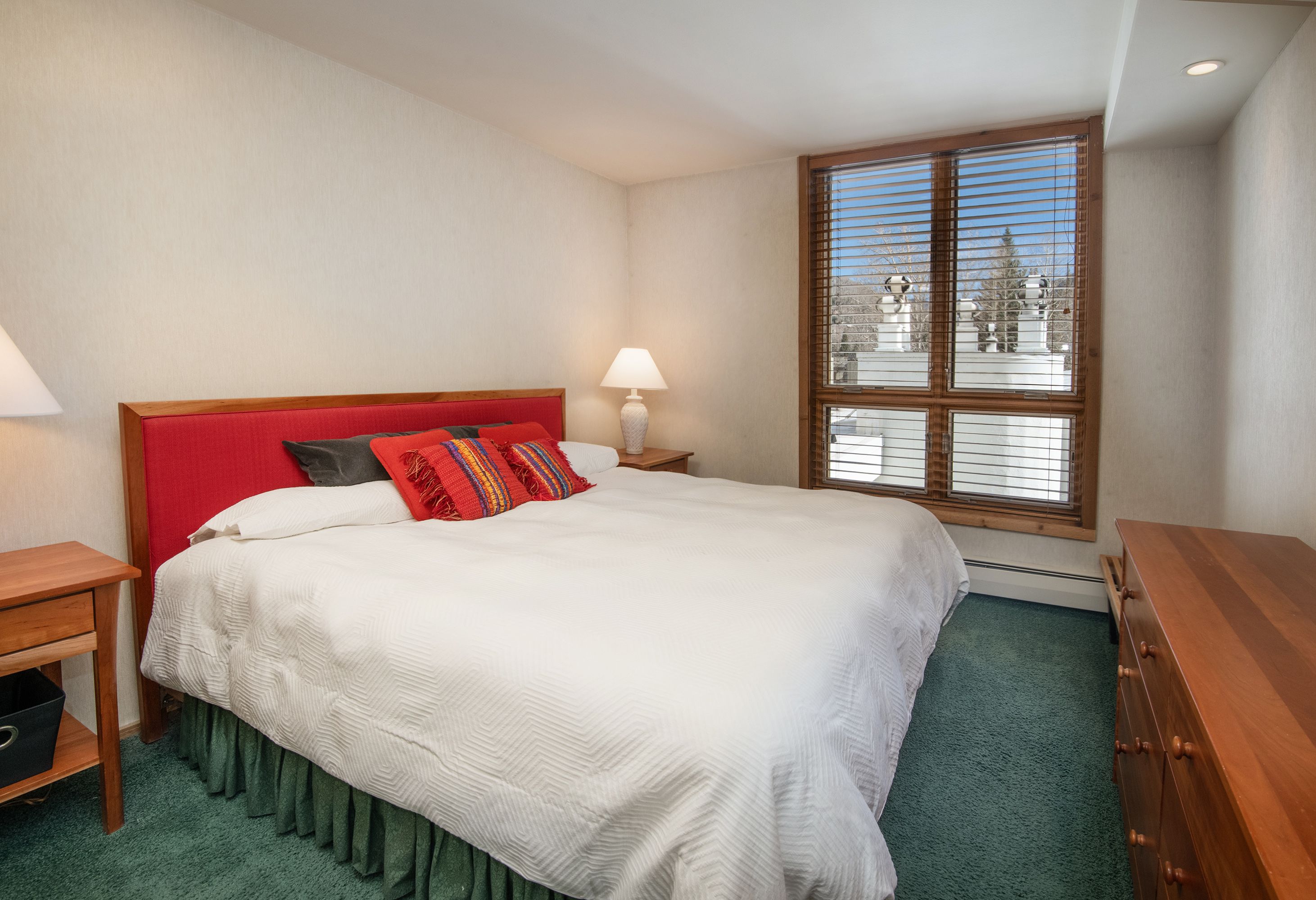 Treetops 6A, 3BD Ski-In Ski-Out Condo | Vail Management Company